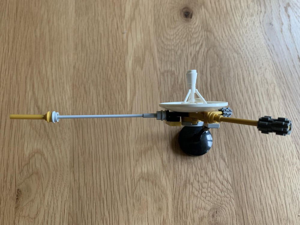 LEGO MOC Pioneer 10 & 11 (Jupiter, Saturn) - 1:70 by JonHull ...