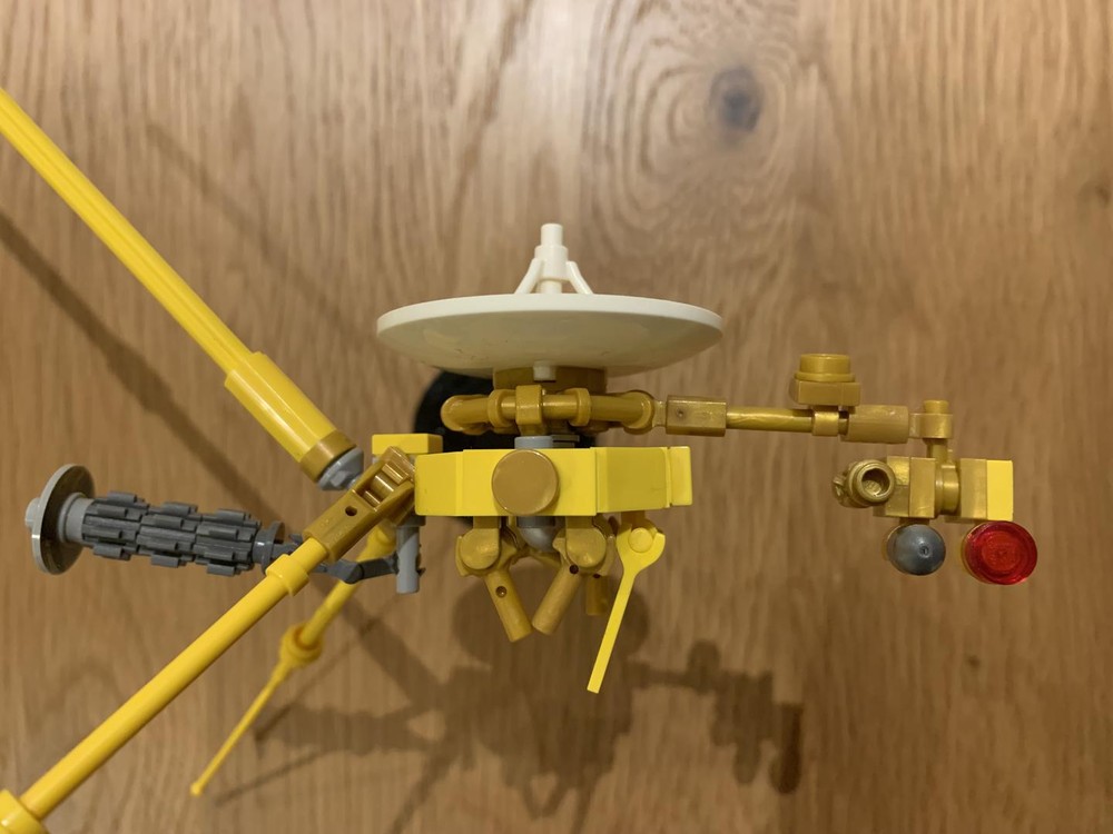 LEGO MOC Voyager 1 & Voyager 2 (Jupiter, Saturn, Uranus, Neptune) - 1: ...