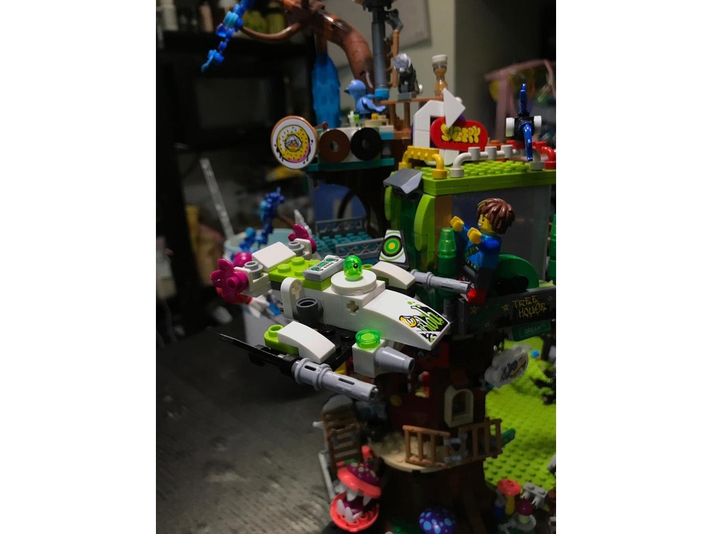 LEGO MOC 71471 Z-Blob Flight Vehicle by Agilinzzz | Rebrickable - Build ...