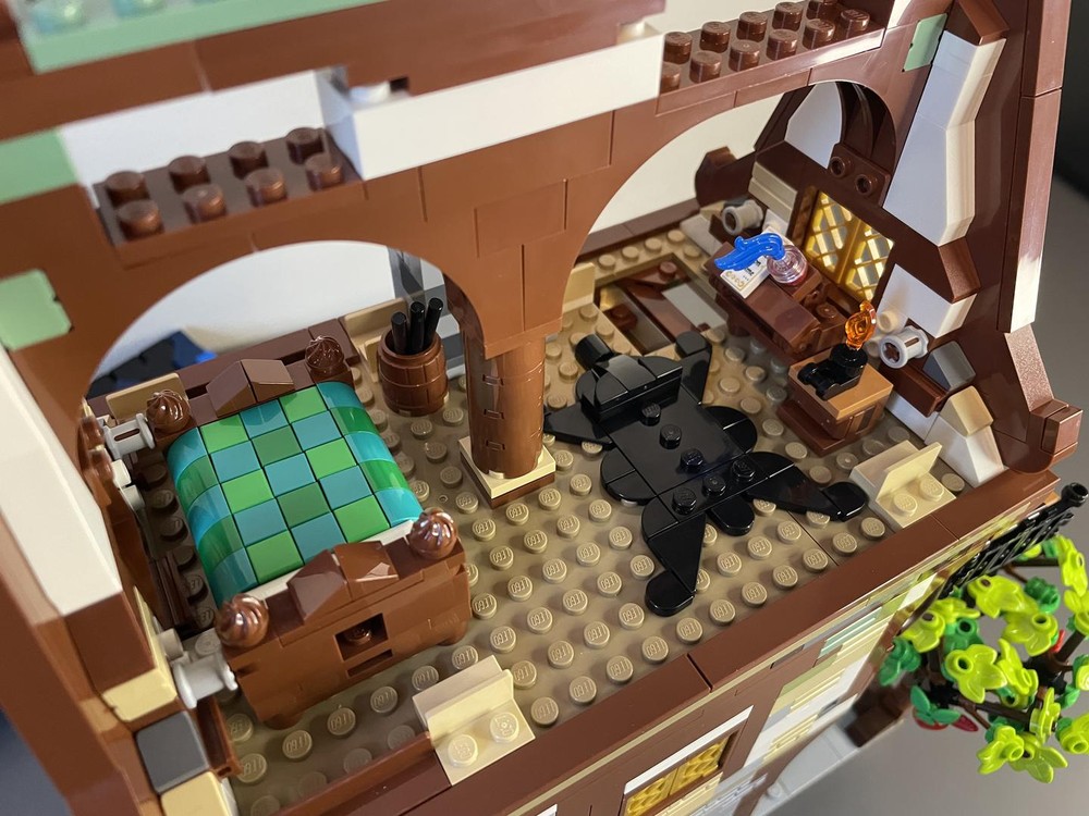 LEGO MOC Smiths Tavern Modular Alternate build of 21325 Medieval ...