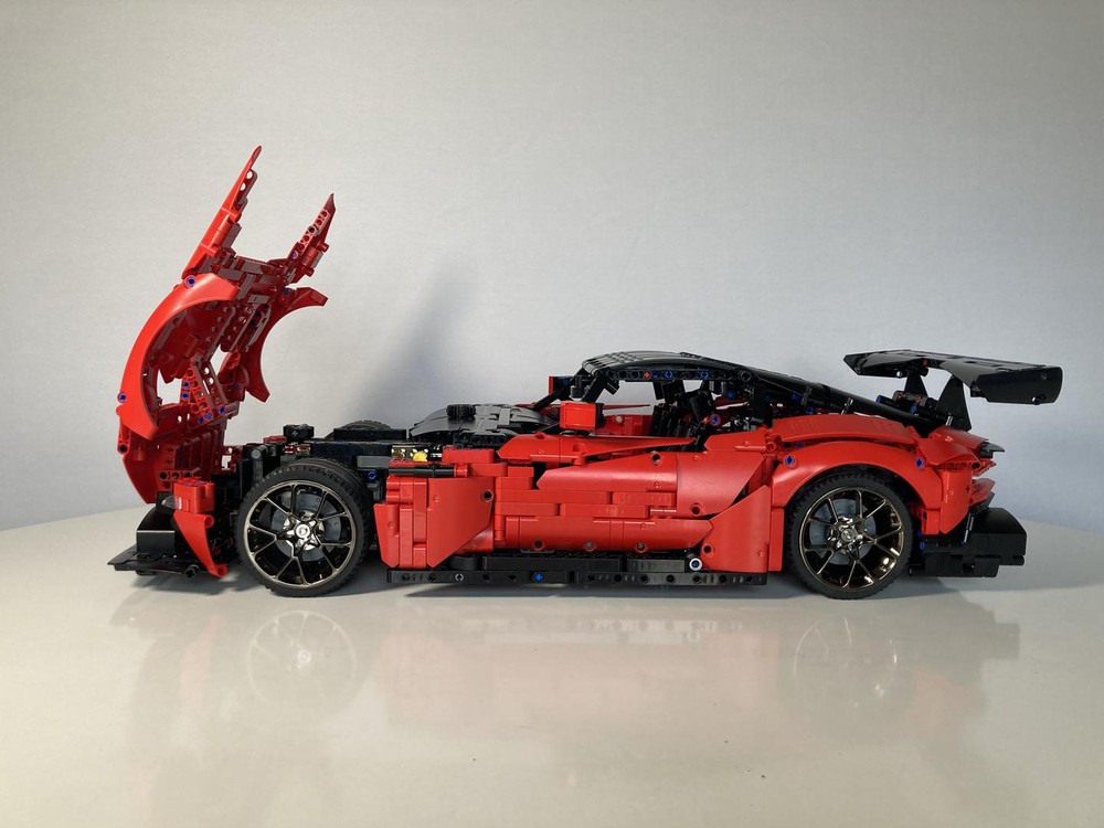 LEGO MOC 1:8 Aston Martin Vulcan Static Version by Lego__Bee ...