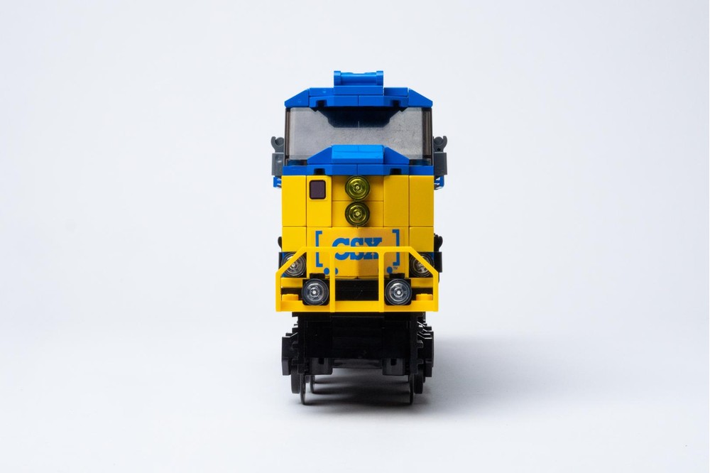 LEGO MOC CSX Freight Locomotive (GE Evolution Tier 4) by eggybricks ...
