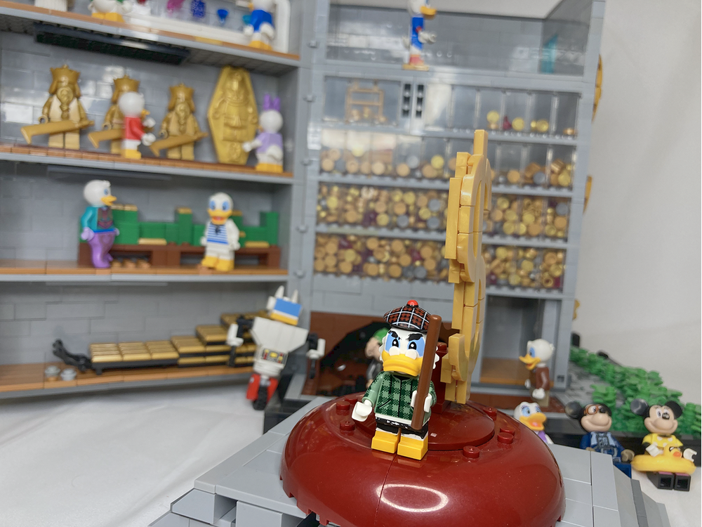 LEGO MOC Scrooge McDuck's Money Bin by bugsbycarlin | Rebrickable ...