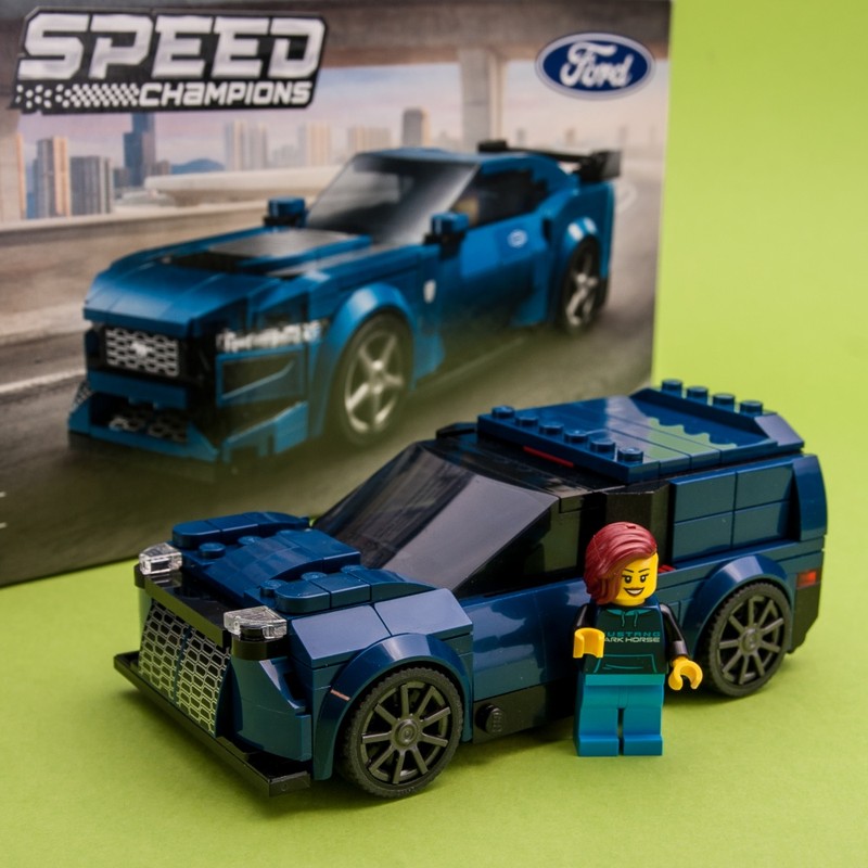 LEGO MOC 76920 Delivery Wagon by Keep On Bricking | Rebrickable - Build ...