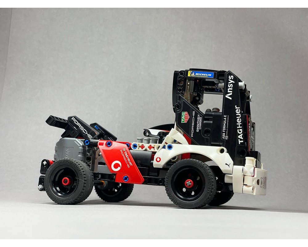 LEGO MOC Race Truck by Guys and Bricks | Rebrickable - Build with LEGO