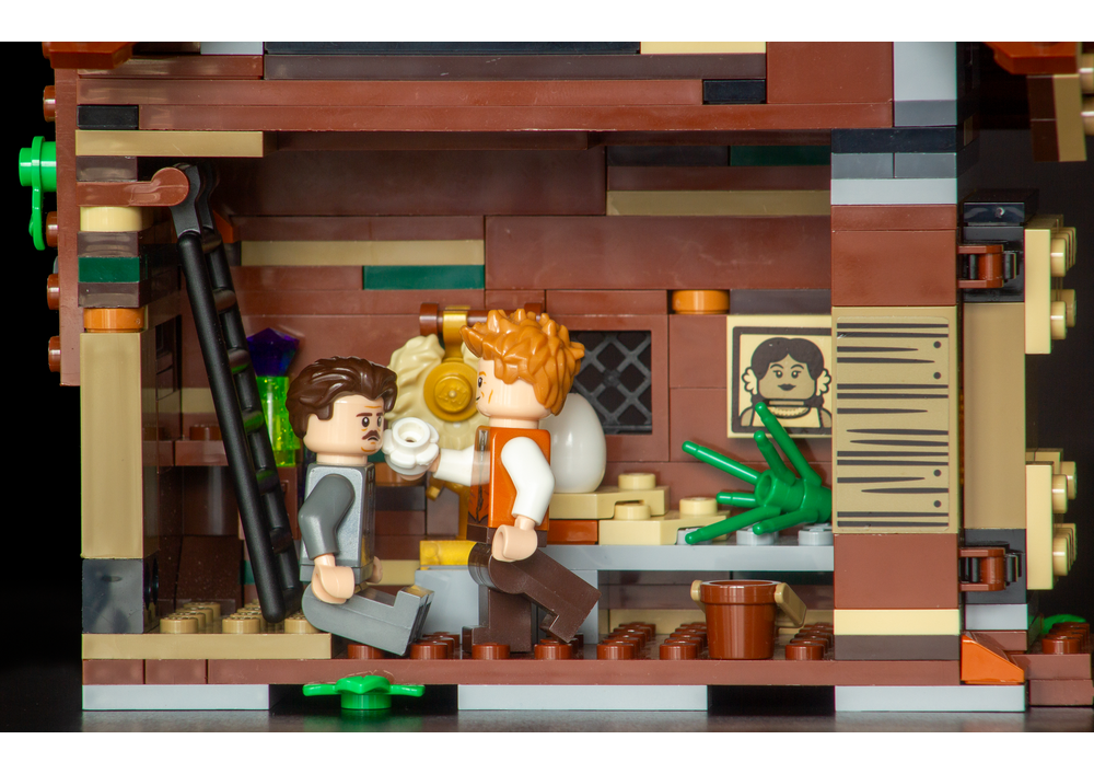 LEGO MOC Newt's Shed (Inside the Case) by Muse of Fire | Rebrickable ...