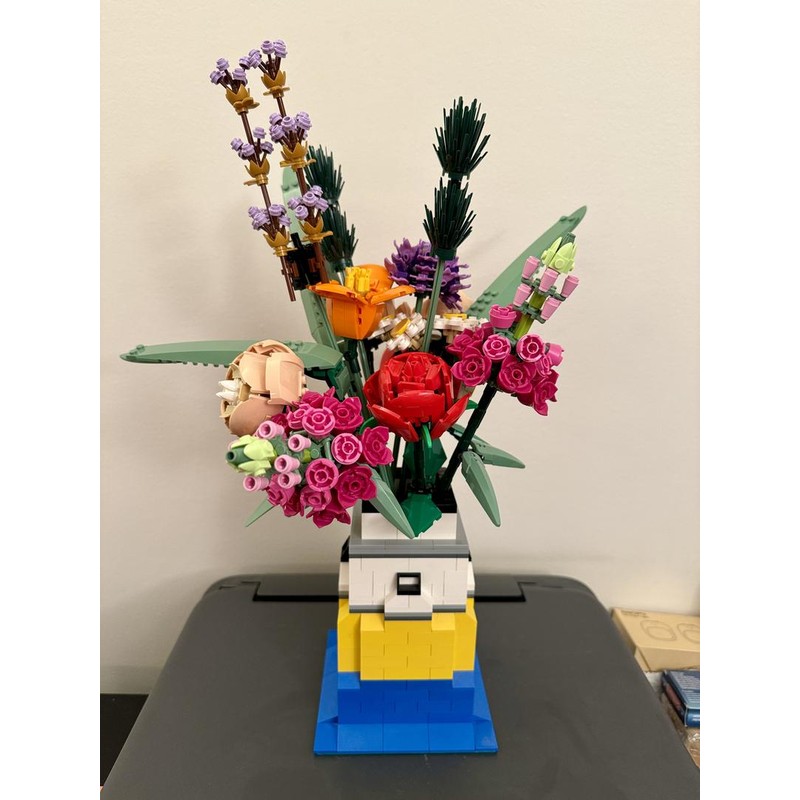 LEGO MOC Square Vase for #10280 Flower Bouquet by Celeri | Rebrickable ...