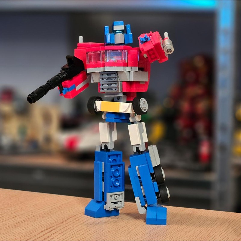 LEGO MOC G1 Optimus Prime V2 by SandWard | Rebrickable - Build with LEGO