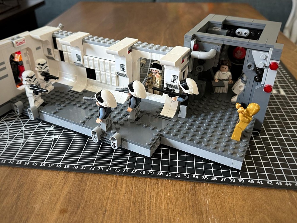 LEGO MOC Leia Gives the Death Star Plans to R2D2 (Expansion for 75387 ...