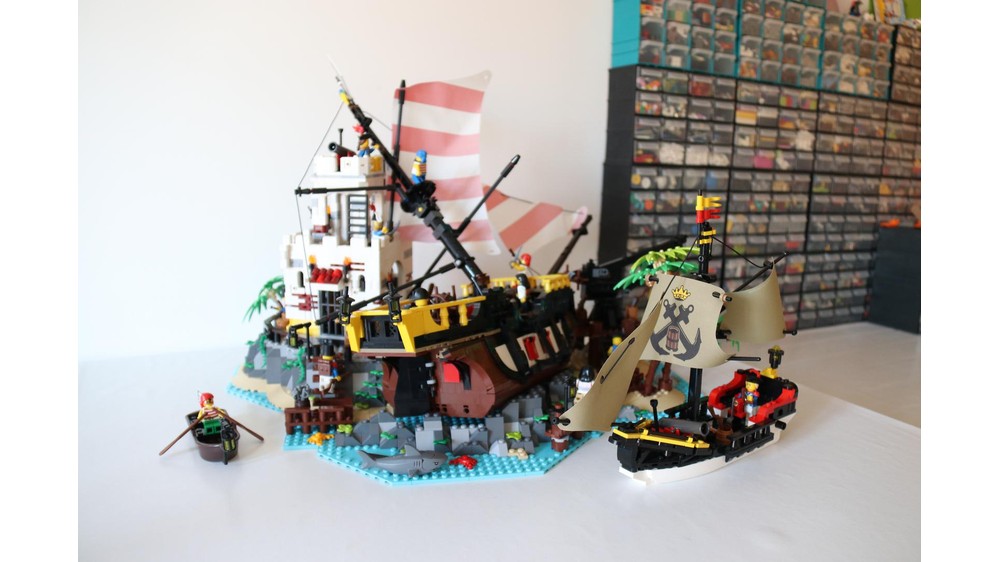 LEGO MOC Lego 21322/10320 - Shipwreck on Sabre Island by Tavernellos ...