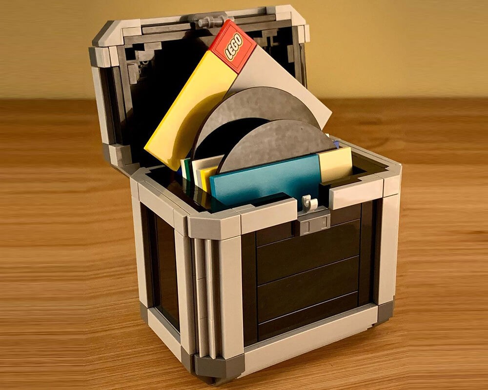 LEGO MOC DJ Record Case, by Zachary Steinman by Planet GBC ...