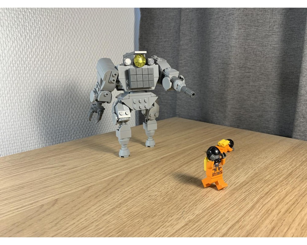 LEGO MOC Old Bird (Lethal Company) by hautti5 | Rebrickable - Build ...