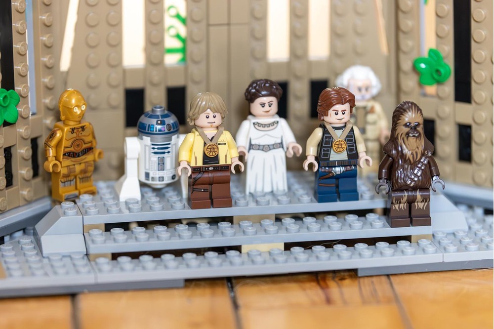 LEGO MOC Yavin IV Throne Room by productionsdiratia | Rebrickable ...