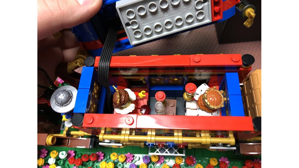 LEGO MOC Motorized royal carriage by Vinci_strange | Rebrickable ...