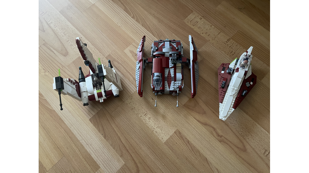 LEGO MOC Ahsoka Tano's Fondor Haulcraft - 75362 alternative by zsoltom ...