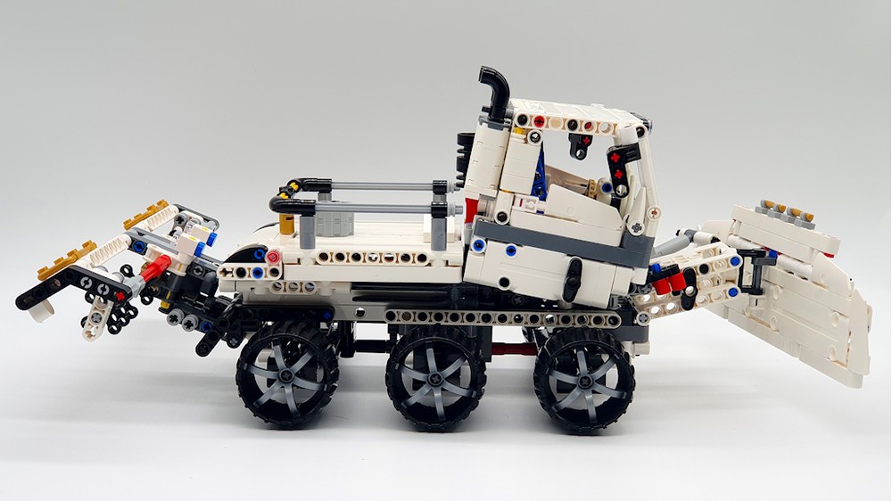 LEGO MOC 42158 alternate: Snow Groomer by alter-lego | Rebrickable ...