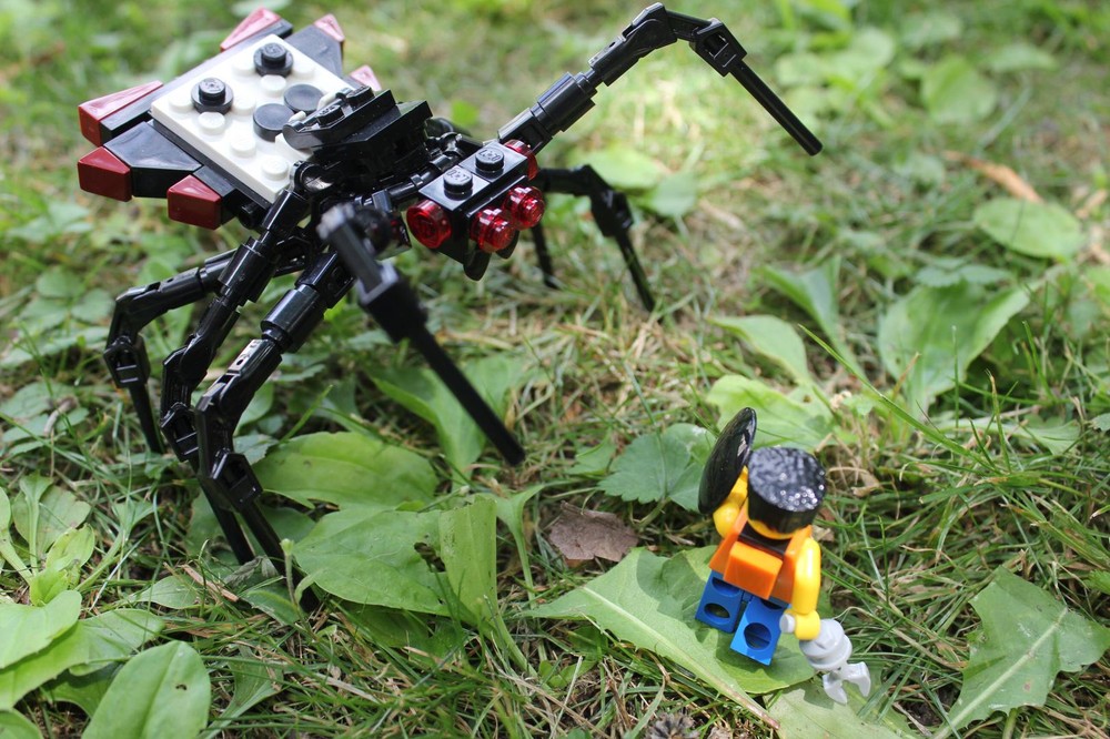 LEGO MOC (G) - The Broodmother by Groundedbuilder | Rebrickable - Build ...