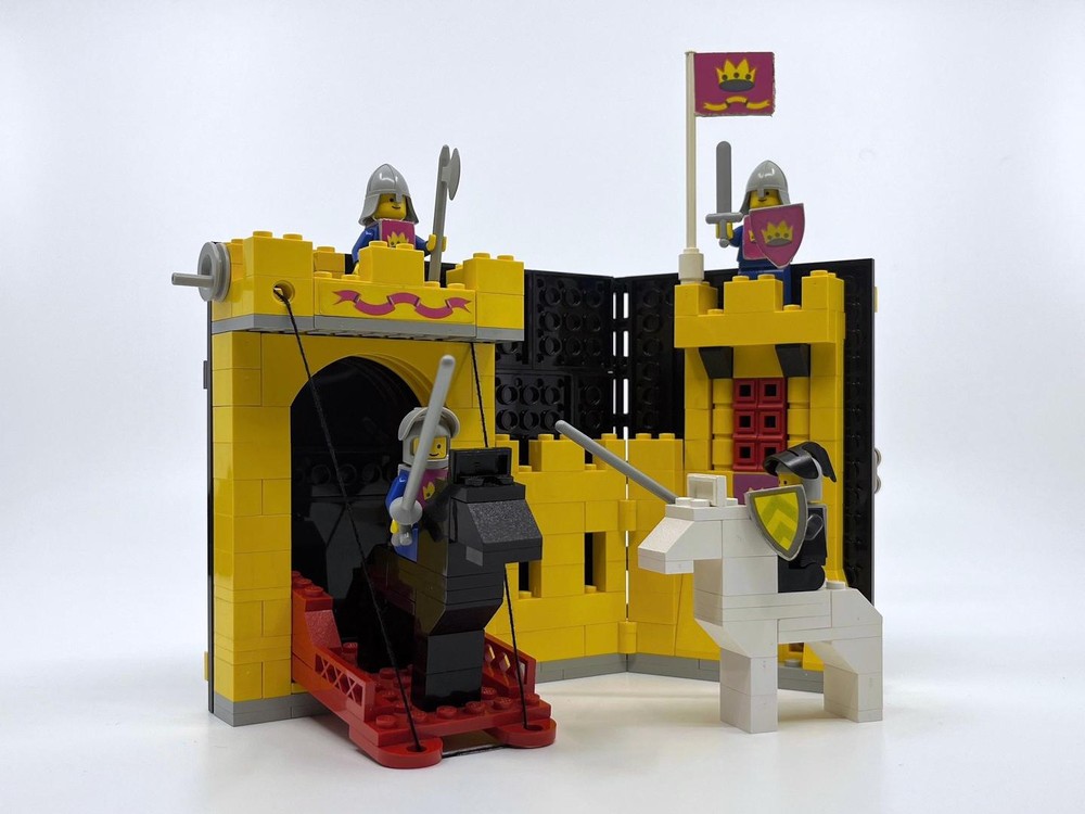 LEGO MOC Medieval Moment — 375 Castle by mdaepp | Rebrickable - Build ...