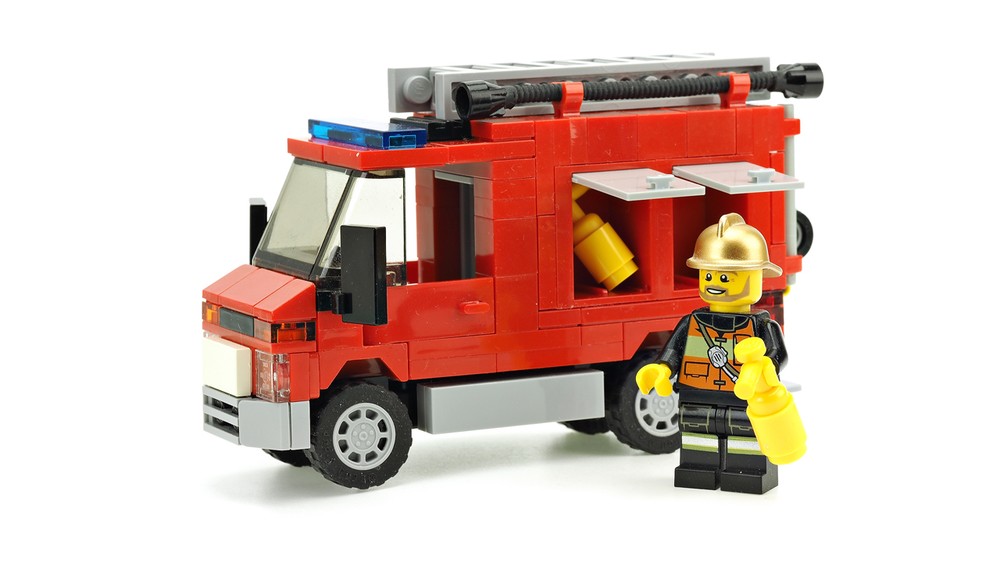 LEGO MOC Small fire truck by De_Marco | Rebrickable - Build with LEGO