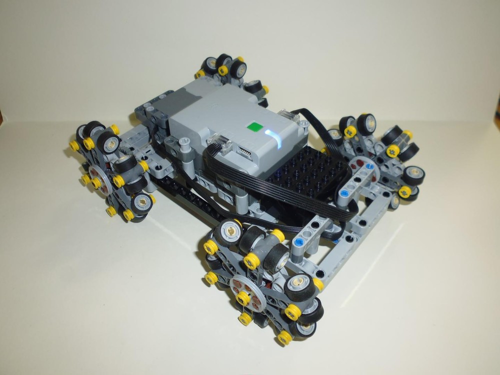 LEGO MOC Omni Wheel Car 2 With Powered Up by Stef234 | Rebrickable ...