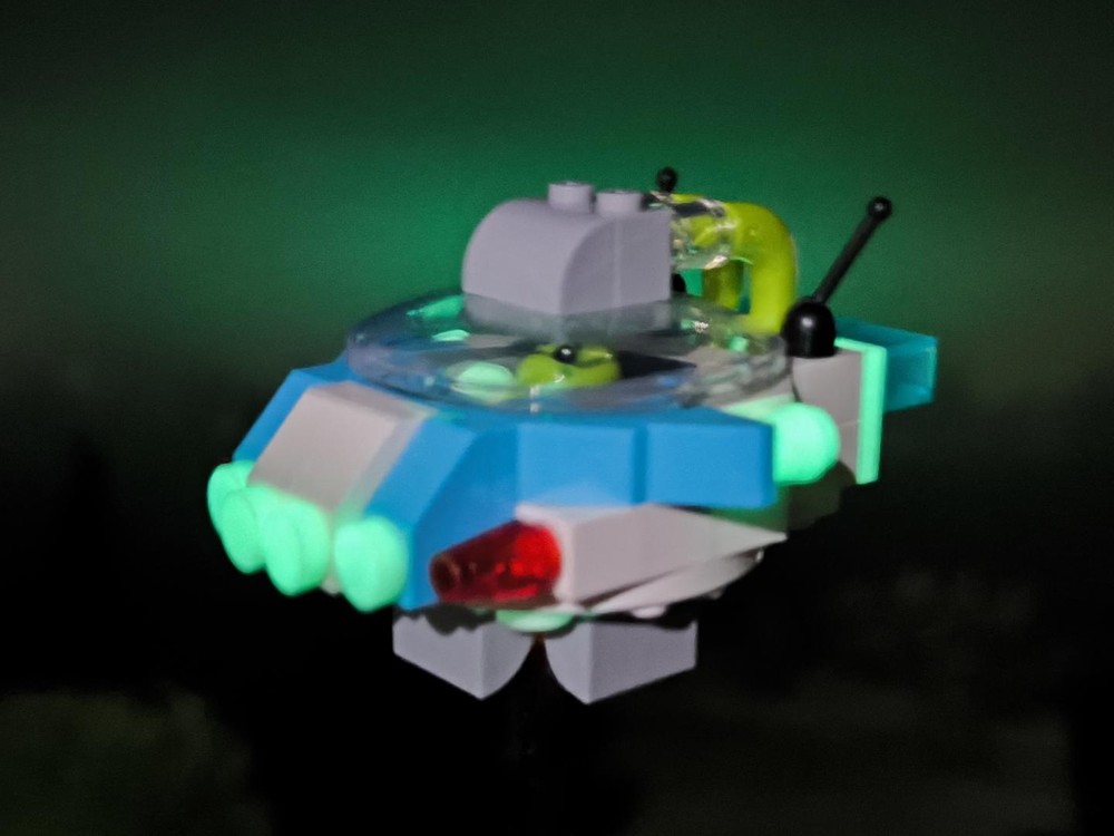 LEGO MOC 11037 UFO for City Aliens by SpaceFaceMOCs | Rebrickable ...