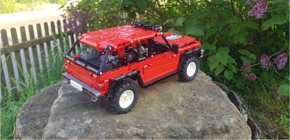 LEGO MOC Small Scale RC Crawler by wystrach_sam | Rebrickable - Build ...