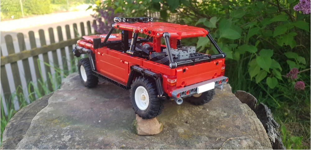 LEGO MOC Small Scale RC Crawler by wystrach_sam | Rebrickable - Build ...