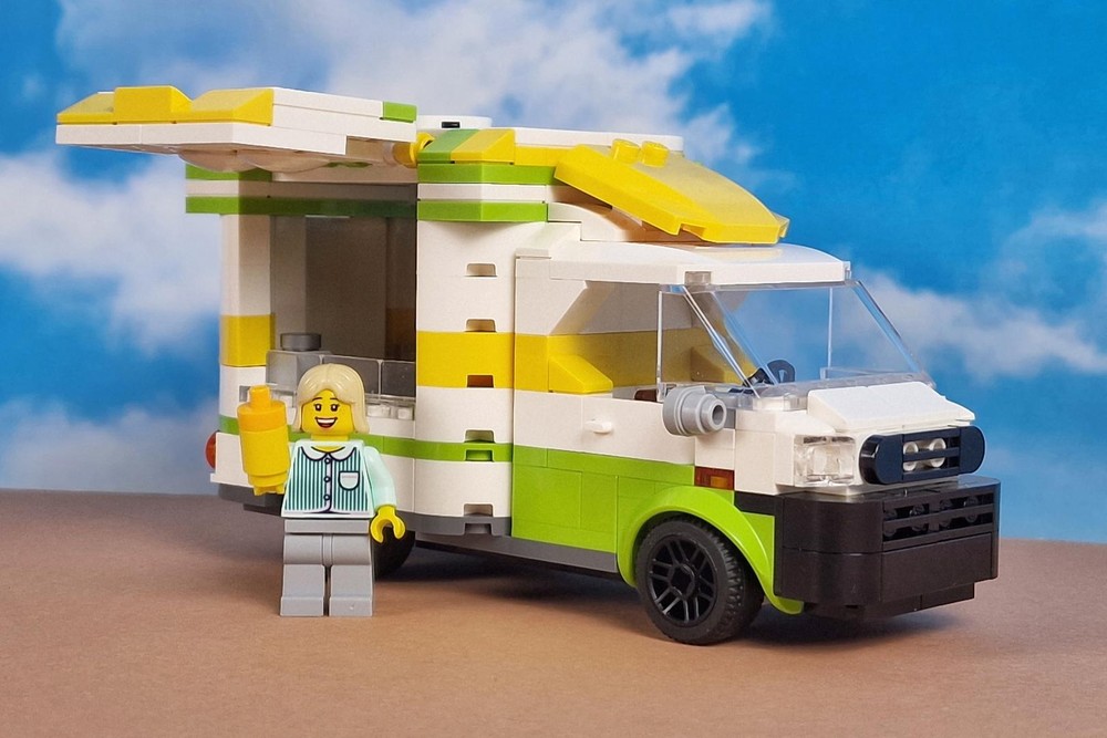 LEGO MOC Smoothie Van by nevertooold68 | Rebrickable - Build with LEGO