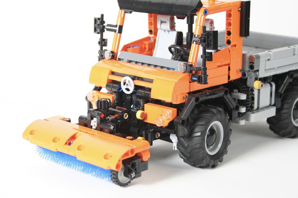 LEGO MOC Unimog Brush by thirdwigg | Rebrickable - Build with LEGO