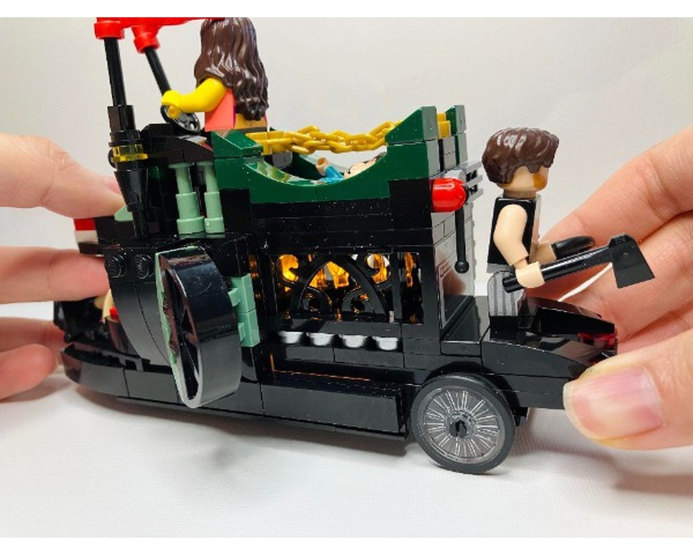 LEGO MOC a scary tanning vehicle by EVA001 | Rebrickable - Build with LEGO