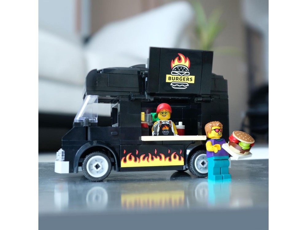 LEGO MOC Burger Truck by Xenlc | Rebrickable - Build with LEGO