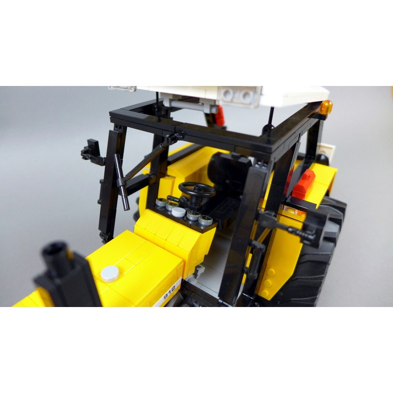 LEGO MOC Ursus 912 - Red version by M_longer | Rebrickable - Build with ...