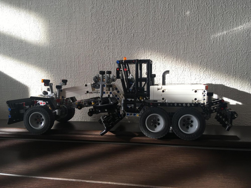 LEGO MOC Mechanical Grader by paave | Rebrickable - Build with LEGO