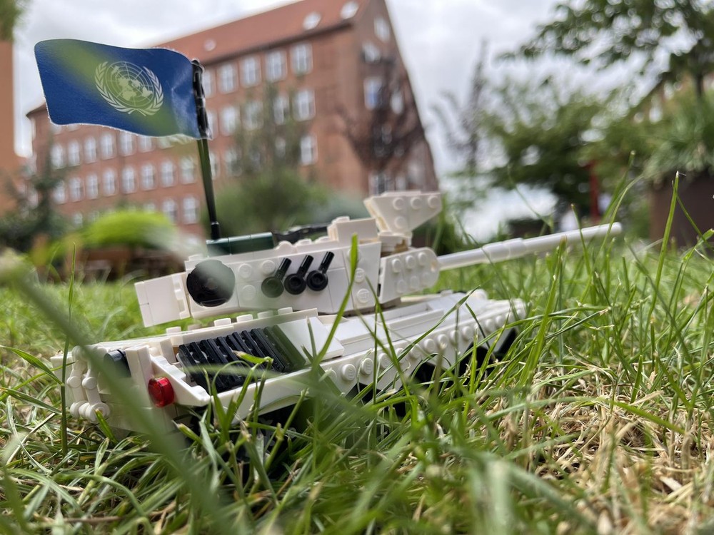 LEGO MOC Leopard 1A5DK in UN camo by IvanNewb | Rebrickable - Build ...