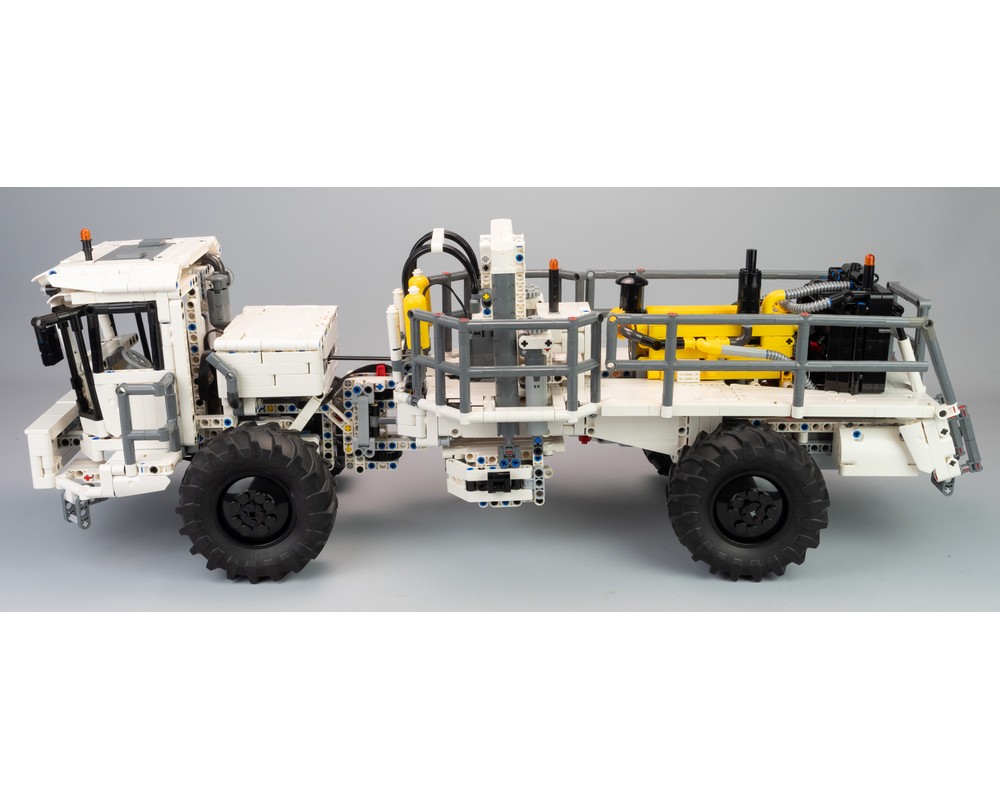 LEGO MOC Sercel VibroSeis Truck - Nomad 65 by Nico71 | Rebrickable ...