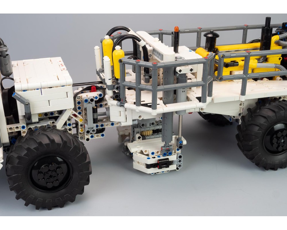 LEGO MOC Sercel VibroSeis Truck - Nomad 65 by Nico71 | Rebrickable ...