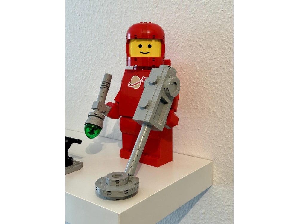 LEGO MOC Up-Scaled Classic Space Detector by @ndy | Rebrickable - Build ...