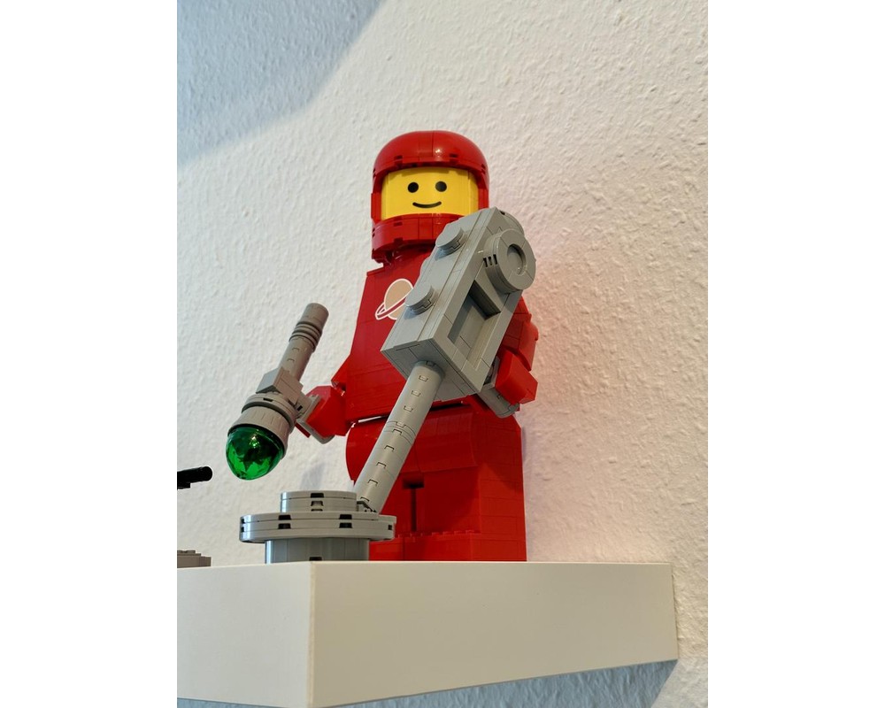LEGO MOC Up-Scaled Classic Space Detector by @ndy | Rebrickable - Build ...