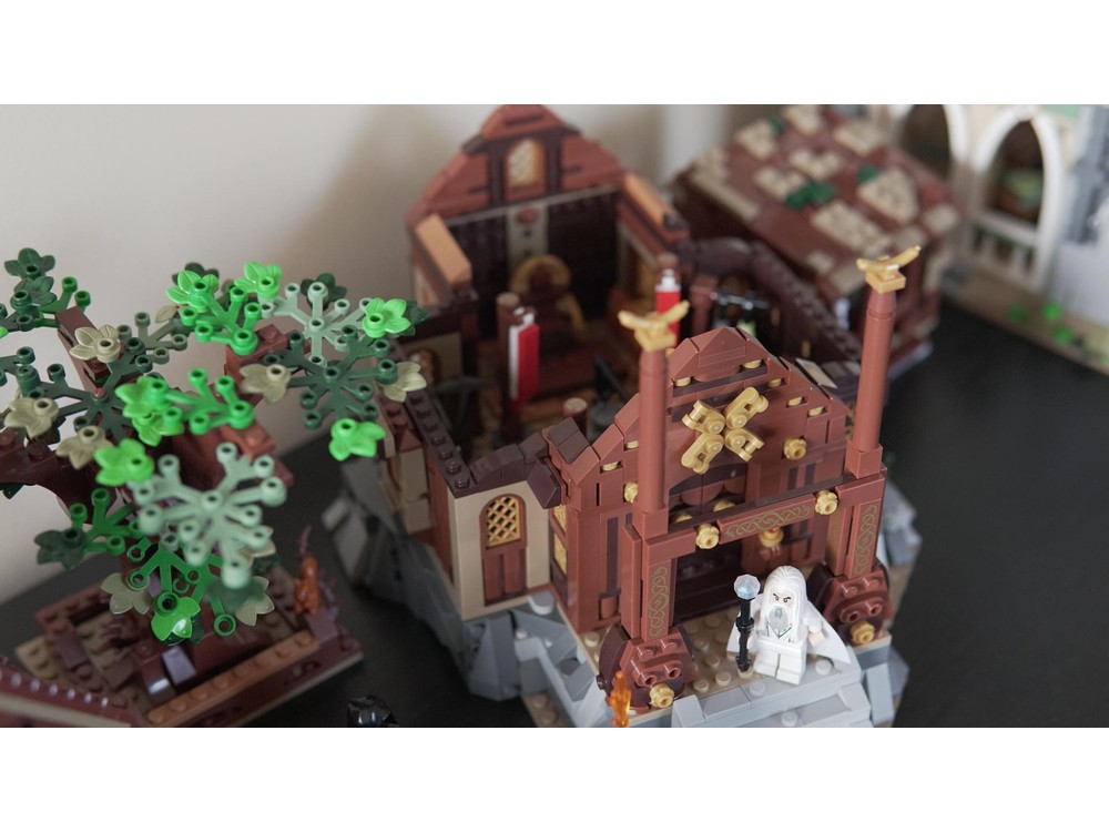LEGO MOC Meduseld from Lord of The Rings by zxql | Rebrickable - Build ...