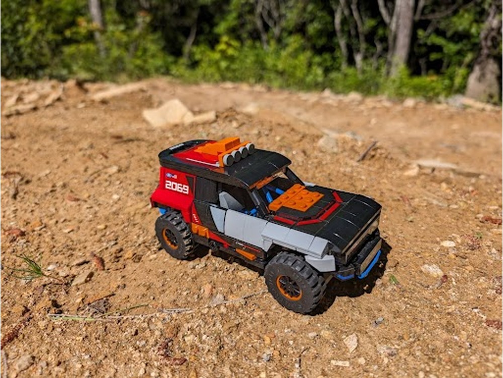 LEGO MOC Ford Bronco Rally by hawkinorin | Rebrickable - Build with LEGO