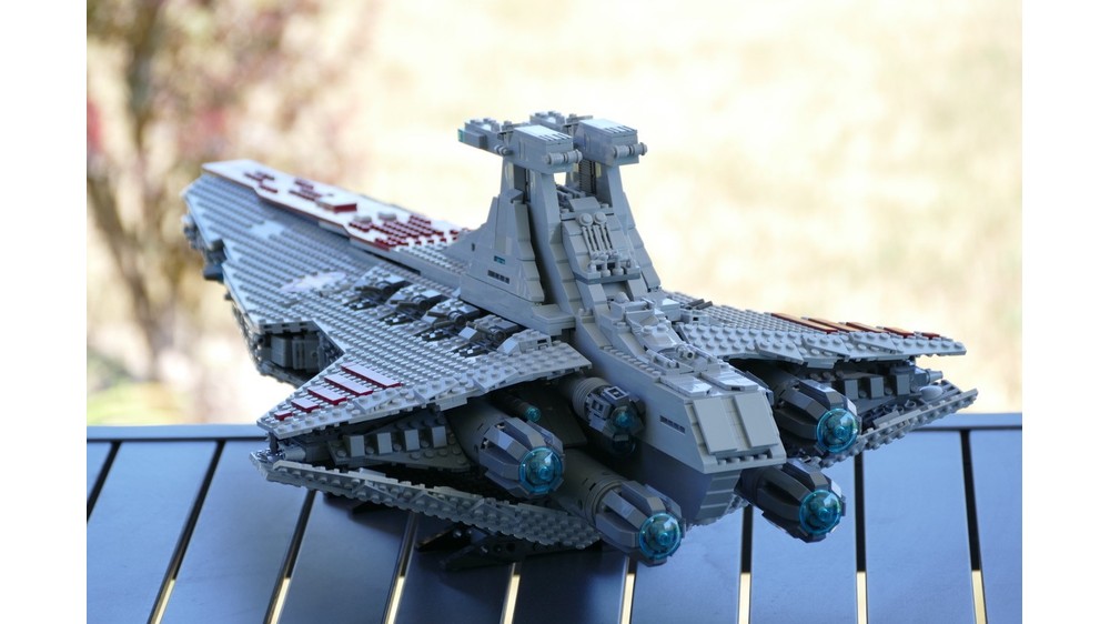 LEGO MOC UCS Venator-Class Republic Attack Cruiser by Ellisss ...