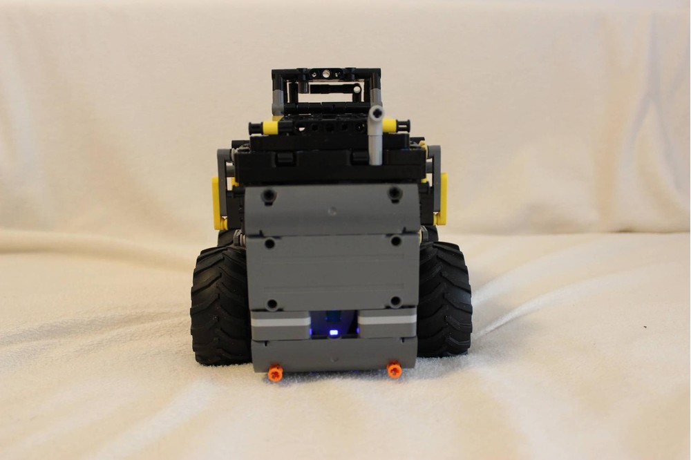 LEGO MOC Skid steer loader by Omanb571 | Rebrickable - Build with LEGO