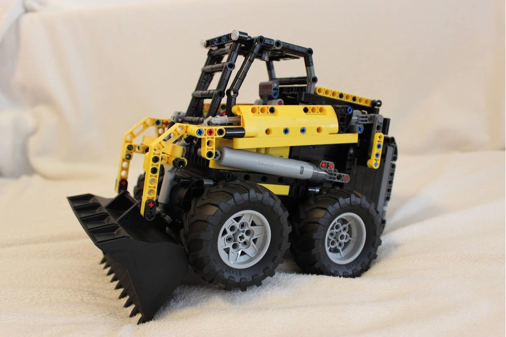 LEGO MOC Skid steer loader by Omanb571 | Rebrickable - Build with LEGO