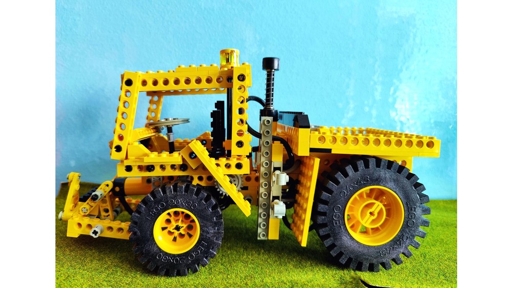 LEGO MOC 8862 C Model - Deutz Intrac 2004 by christov | Rebrickable ...