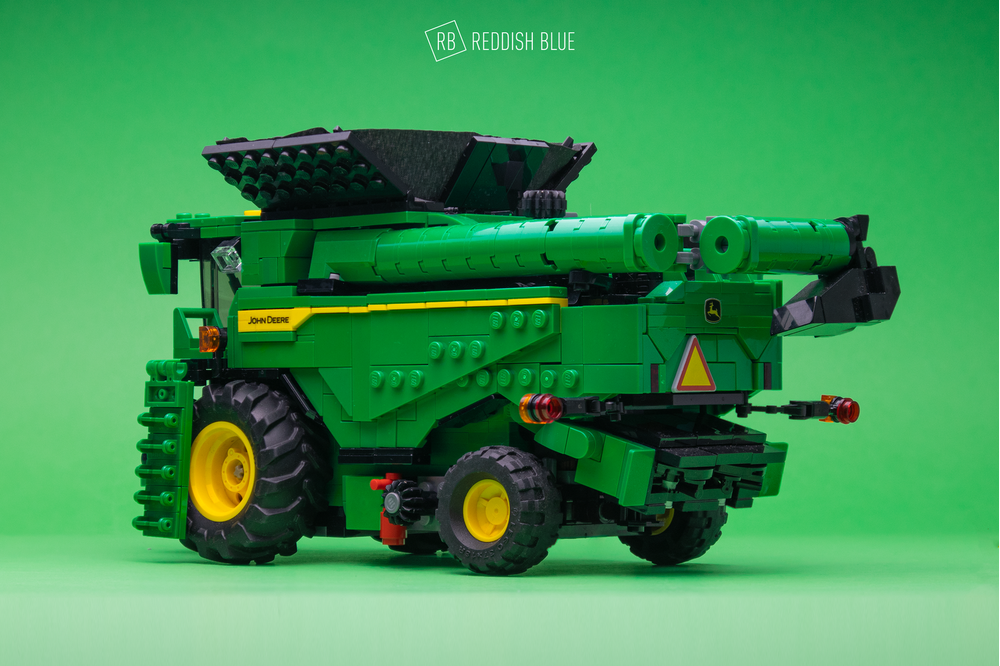 LEGO MOC John Deere X9 with HDF35 header by Reddish Blue | Rebrickable ...