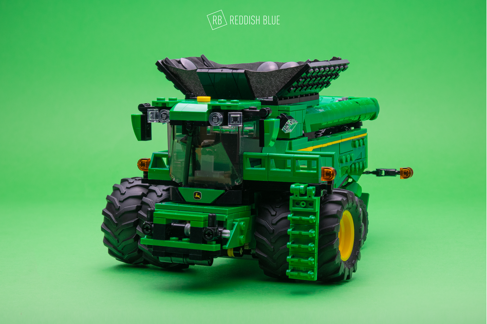 LEGO MOC John Deere X9 with HDF35 header by Reddish Blue | Rebrickable ...