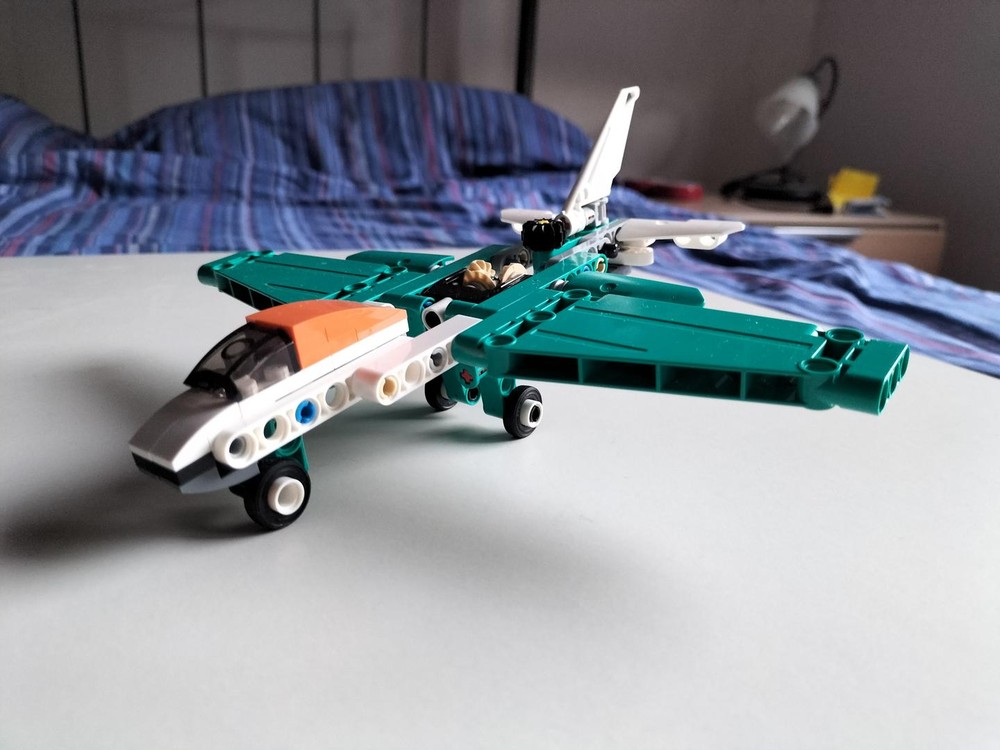 LEGO MOC 42117 a REALLY functional plane by Glauc0.Gl0ster.2007 ...