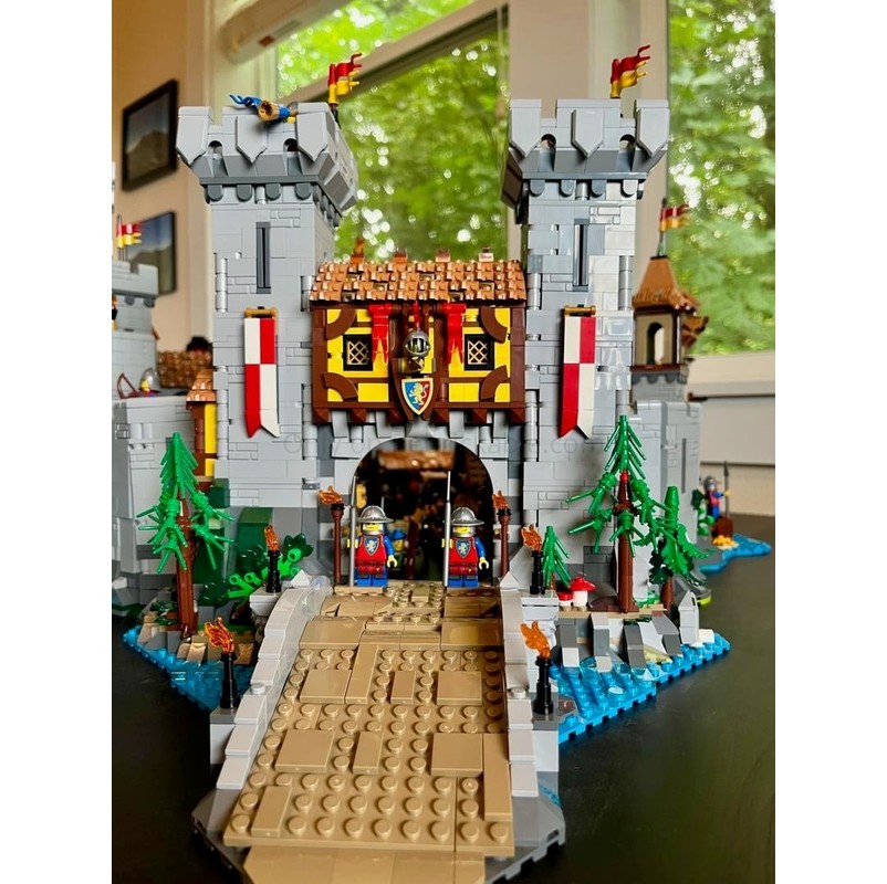 LEGO MOC-187688 Lion Knights Kingdom - 10332 Medieval Town Castle ...