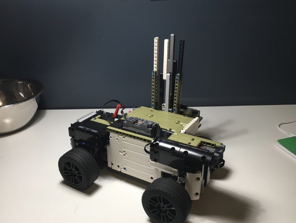 LEGO MOC Domino Machine by isaacbailey | Rebrickable - Build with LEGO