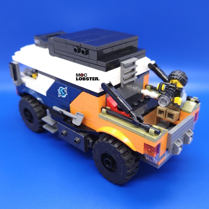 LEGO MOC Jungle Explorer Truck 8 wide w/ roof tent by Moc_Lobster ...